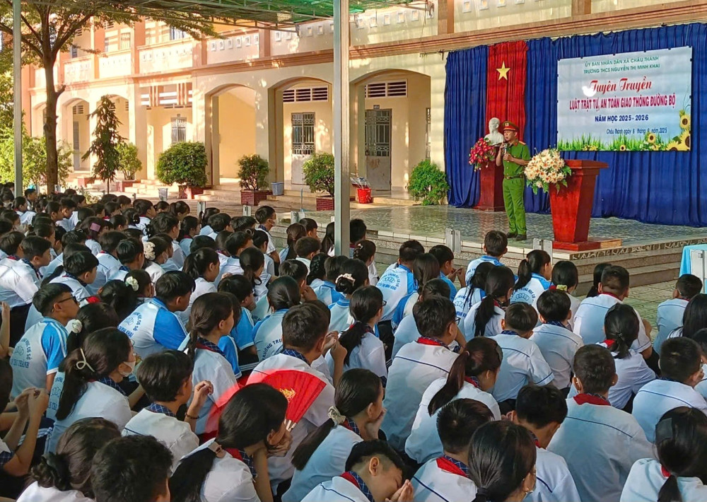 Chú trọng phổ biến, giáo dục pháp luật trong trường học - Báo Long An Online